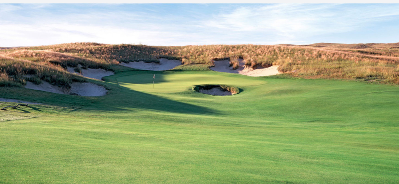 8th Hole at Sand Hills Golf Club